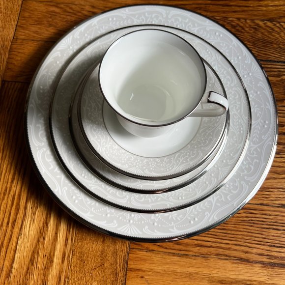 Noritake | Dining | 5piece Noritake China Set X2 | Poshmark